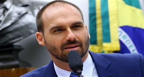 Eduardo Bolsonaro critica partido de Marçal após acusações sobre