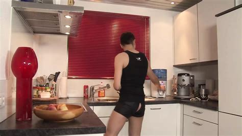 섹스 후 얼굴에 사정하는 걸 좋아하는 섹시한 벌거벗은 남자 xHamster