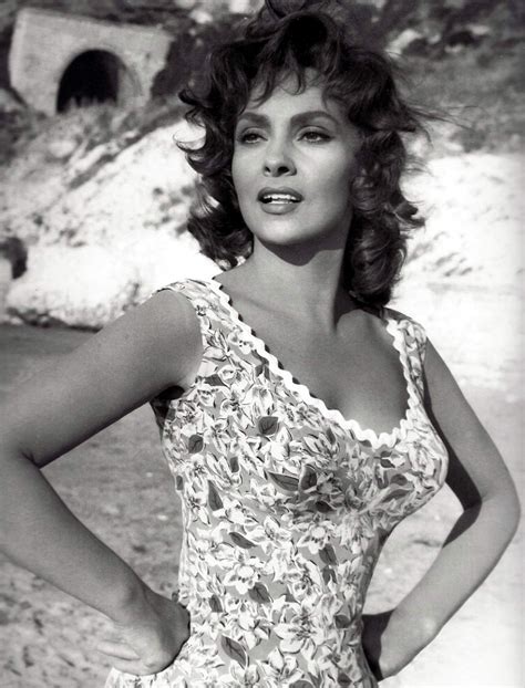 Gina Lollobrigida la bomba sexual de los años 50 Chic