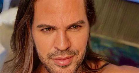 Eduardo Costa surge irreconhecível em vídeo e intriga internautas