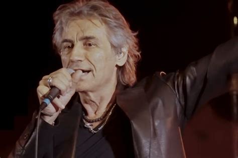 Ligabue In Concerto A Sorpresa In Autogrill Il Cantante Annuncia