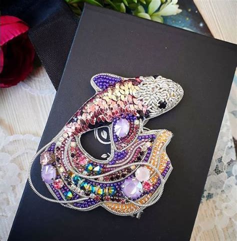Pin by Evgenia Vasileva on Украшения из бисера Embroidery jewelry