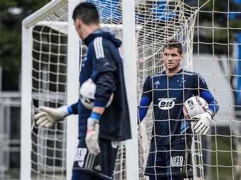 Urgente Santos Encaminha Contrata O De Goleiro Do Cruzeiro