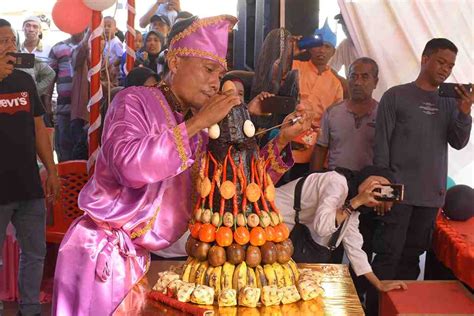 InfoPublik POTONG KUE ADAT TAMO BANUA