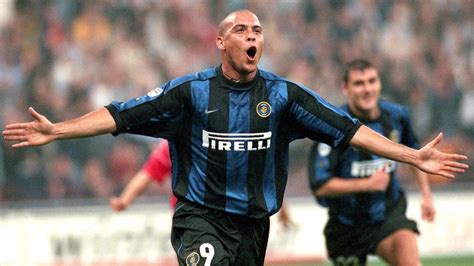 Todos os jogadores que atuaram em Inter de Milão e Milan