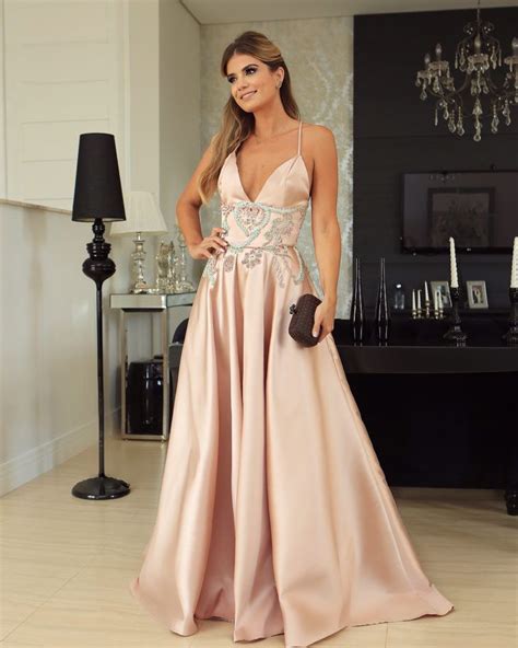 Vestido longo rosa 60 modelos a cor tendência do momento Prom