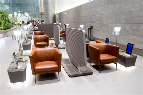 Review Qatar Airways Al Mourjan Business Class Lounge At Doha Airport