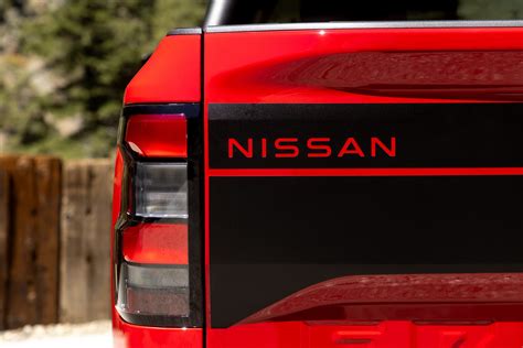 Nissan Frontier Mid Sizer Kicks Off At Adds Sl Trim And