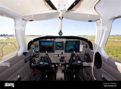 The Glass Cockpit And Flight Controls Of A Piper Pa Warrior Iii