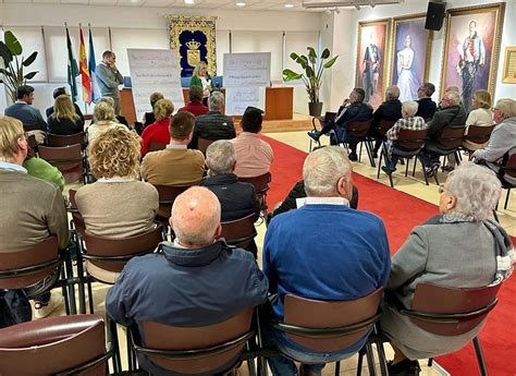 El Ayuntamiento De Fuengirola Y Los Vecinos De La Calle Asturias