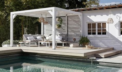 Installer Une Pergola Blanche Sur Une Terrasse En Bois Obsigen
