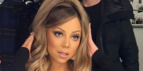 Mariah Carey Suffers Wardrobe Malfunction During A Live Show