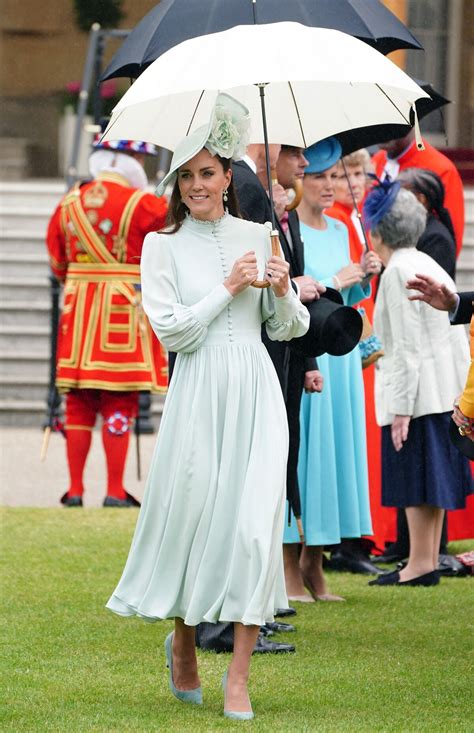 PHOTOS Kate Middleton étincelante en tenue menthe givrée pour une