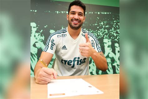 Palmeiras anuncia zagueiro campeão olímpico como reforço Placar
