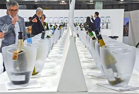 Vendemmia In Sardegna Coldiretti Grappoli 15 Sardegnagol
