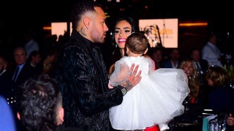Mavie Foi Batizada Look Luxuoso De Filha De Neymar E Bruna Biancardi