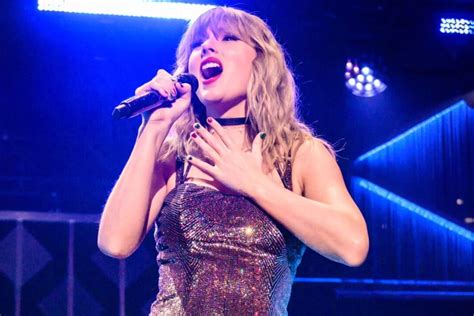 Fã de Taylor Swift morre após passar mal antes de show no Rio