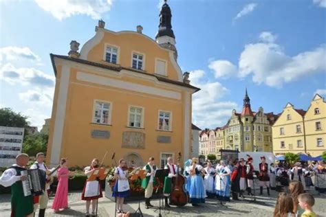Bolesławiec dla Ciebie Bolec Info Rozśpiewany Zespół Pieśni i Tańca