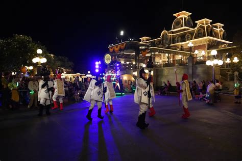 Video Mickey S Boo To You Halloween Parade Updated For 2023 At Mickey
