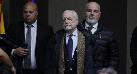Napoli Nel Caos Azzi De Laurentiis Ha Dato Alibi Ai Calciatori