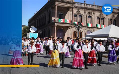 Desfile 20 de noviembre en Monterrey recuerdan la Revolución Mexicana