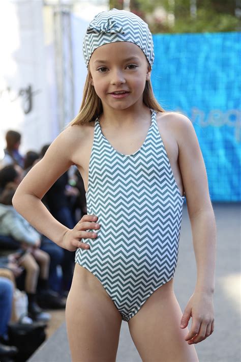 ERREQERRE En La Pasarela Barcelona Petit Walking Moda Infantil Moda