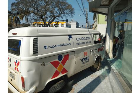 Acidente De Tr Nsito No Centro De Faxinal Rede Jauru