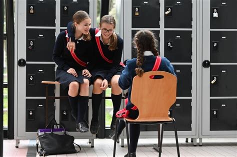 Au lycée de la Légion dhonneur en Seine Saint Denis luniforme