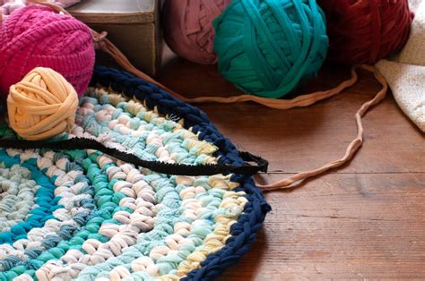 How To Make Rag Rug Yarn The Creative Folk