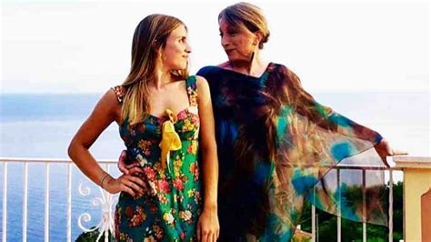 Angelina Mango chi è la mamma Laura Valente