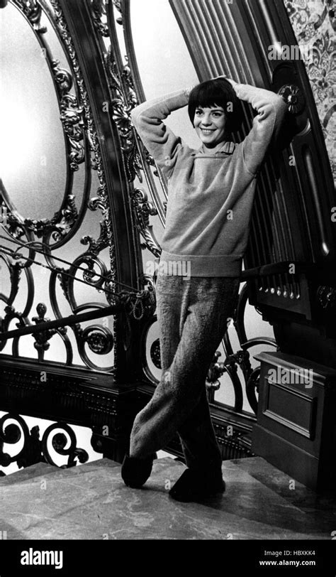 Gypsy Natalie Wood As Gypsy Rose Lee Stock Photo Alamy
