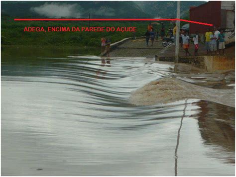 O MURAL DE RIACHO DA CRUZ Construída no terreno do DNOCS adega