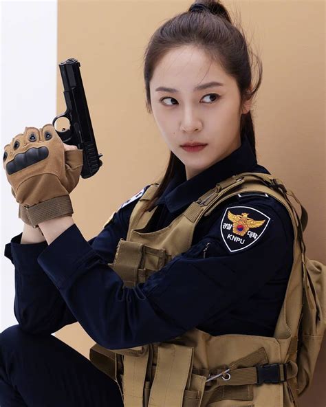 6 nữ cảnh sát bao ngầu ở phim Hàn Vừa đẹp vừa giỏi như Krystal Lee