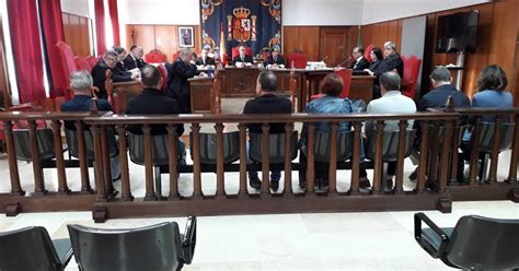 El Ex Jefe De La Seguridad Social Acusado De Ama Ar Subastas En C Diz