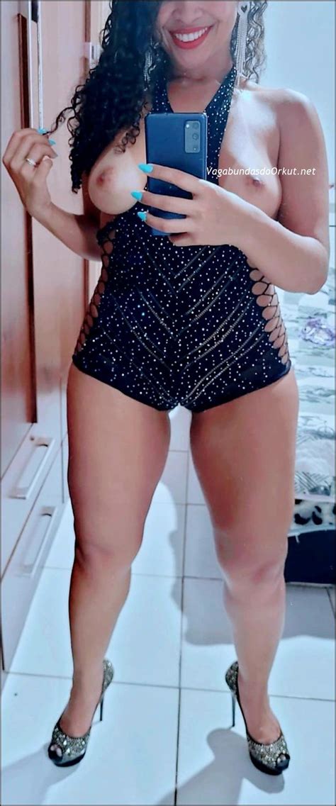 Morena Gostosa Exibida Hotwife Vagabundas Do Orkut