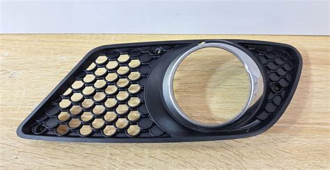 MERCEDES W204 KRATKA ZDERZAKA HALOGENU PRAWA PRAWY PRZÓD A2048850353