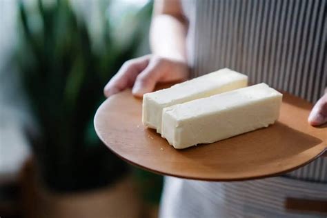 Du beurre au petit déjeuner Voici pourquoi vous devriez ou non