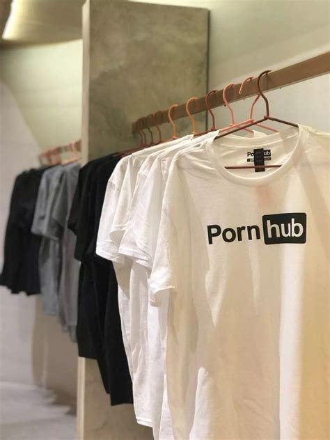 全球最大色情网站Pornhub也卖衣服了进店得满18岁 联商网