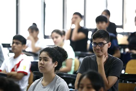 San Marcos más 5 300 postulantes rinden hoy el examen a Medicina