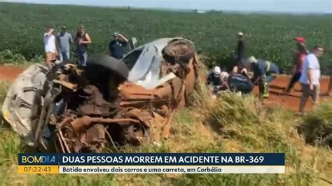 Duas Pessoas Morrem Ap S Carro Bater Em Ve Culos E Capotar Em Planta O