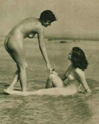 Pictures Showing For 1950s Porn Vintage Amateur Nudes