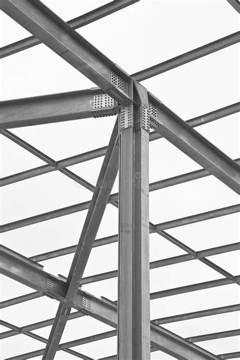 Nodo Estructural De Una Nueva Carpintería De Acero Prefabricada Con