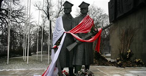 Odsłonięto pomnik Powstańców Wielkopolskich w Brzozie Wiadomości
