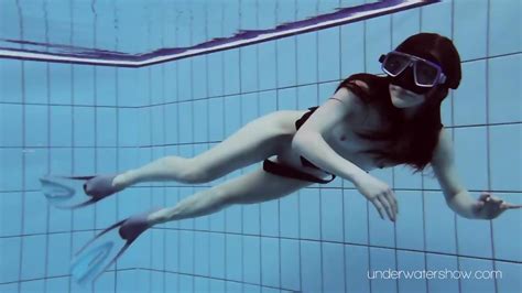 Roxalana Chech In Scuba Diving In The Pool Eporner
