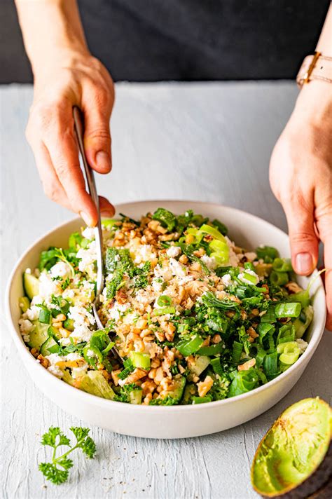 Rotkohlsalat mit Feta und Walnüssen