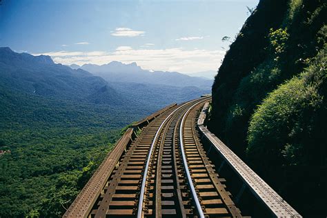 A linha de trem CuritibaMorretes acaba de ganhar vagões de luxo