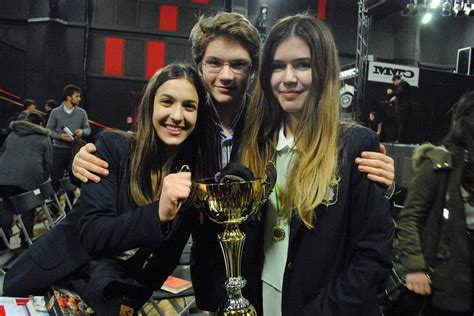 O Echipa De Elevi De La Colegiul National Sfantu Sava Din Bucuresti