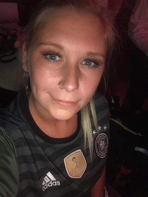 Tw Pornstars Lena Nitro Twitter Ich Stehe Ja Auf Versaute Filmchen
