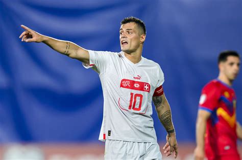 Sechs Privatjets für zwei Tore Schweizer Fussball Nati Stars um
