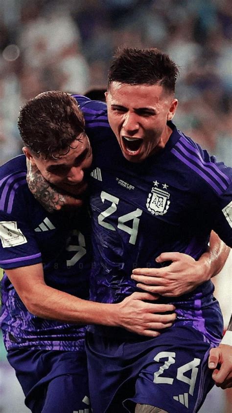 Julian Alvarez y Enzo Fernández